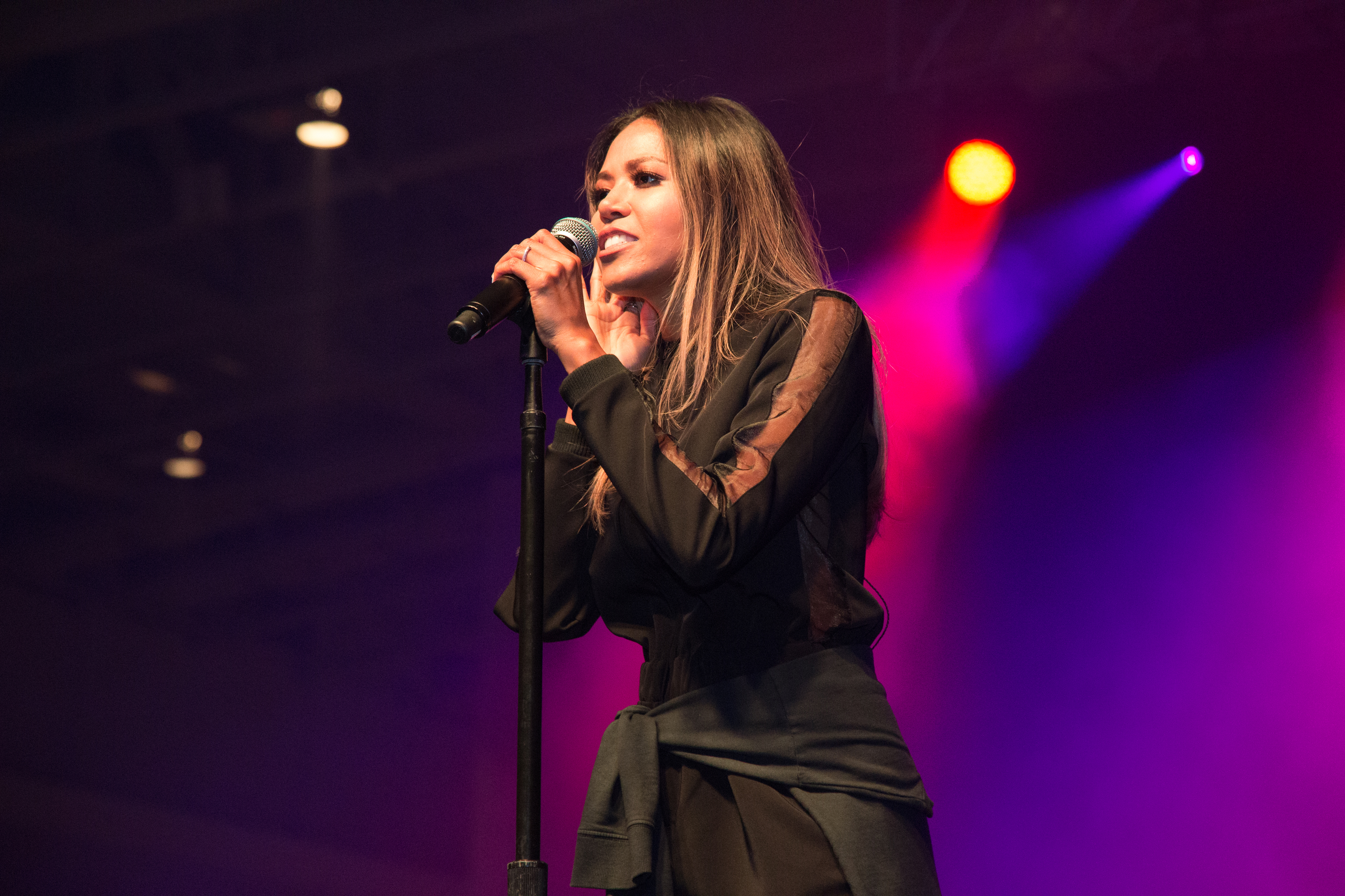 Amerie Celebrates Birthday With Baby Announcement